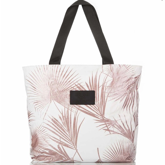 ALOHA Collection | Bags | Nwtaloha Collection Day Palms Day Tripper ...